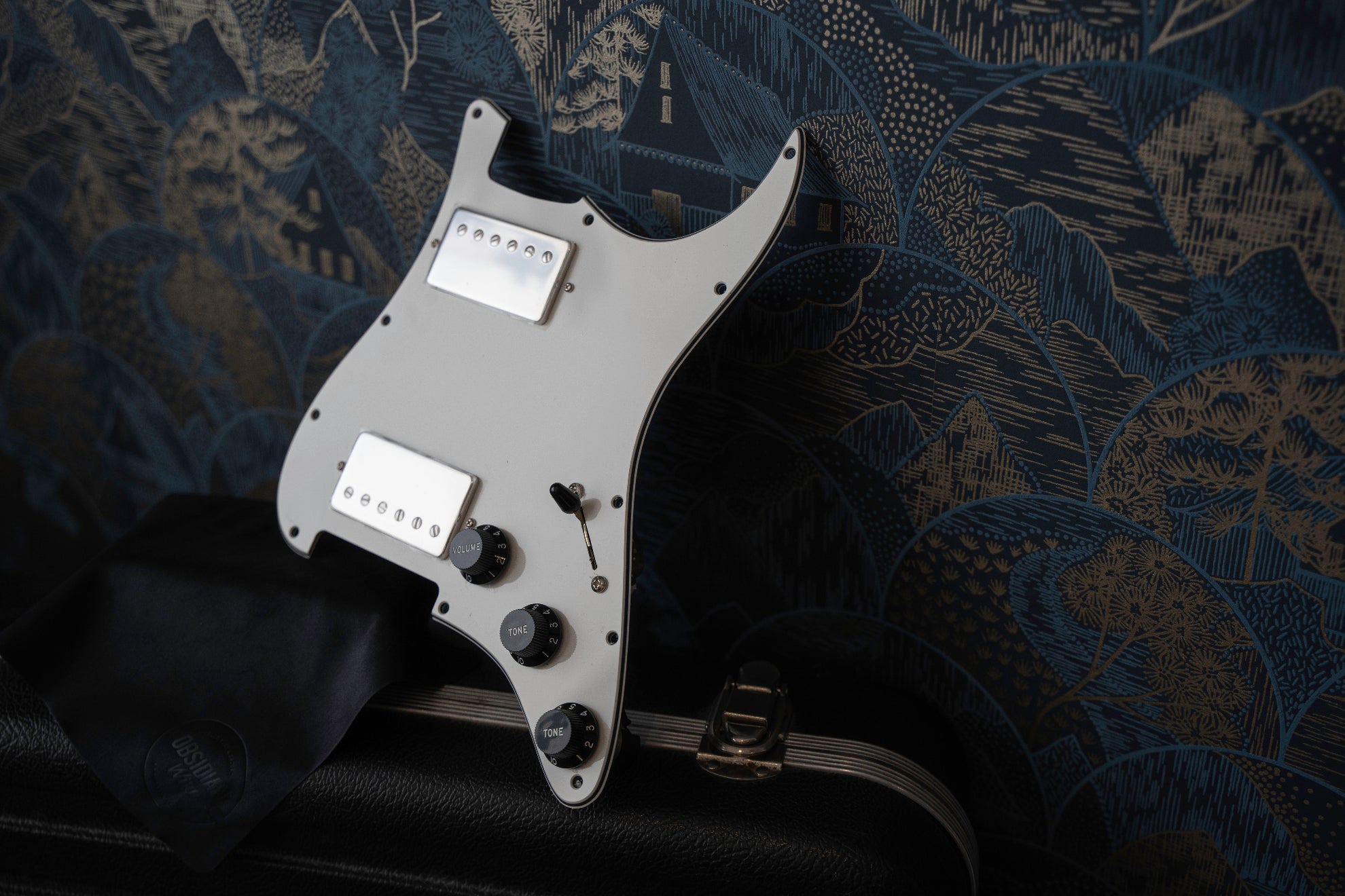 ObsidianWire® | Custom Loaded Pickguards for Strat®